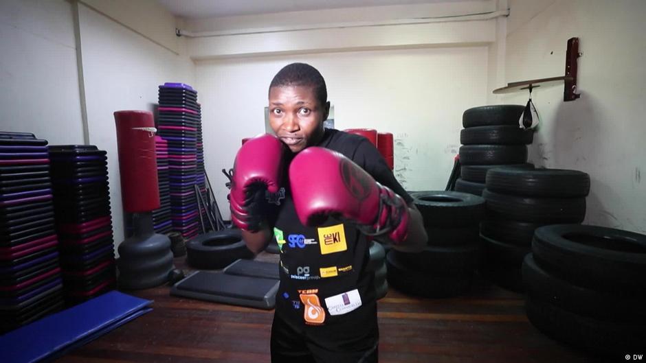 How a Kenyan trains women boxing against femicide – DW – 07/17/2024