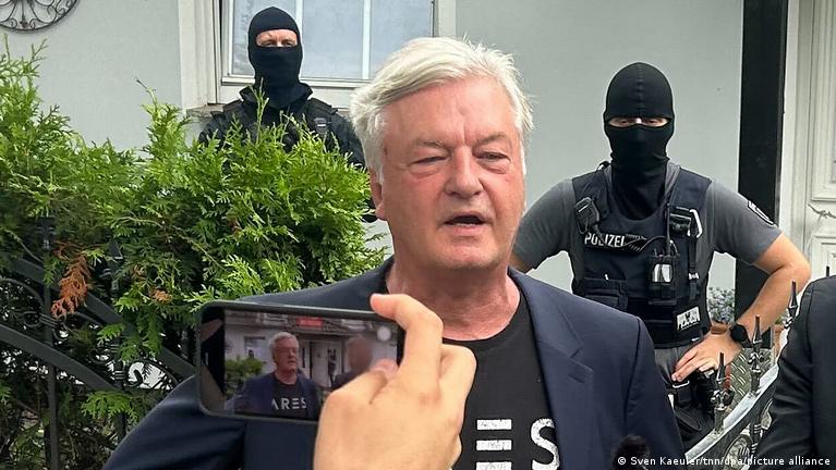 German far-right rails against banning of Compact magazine – DW – 07/17 ...