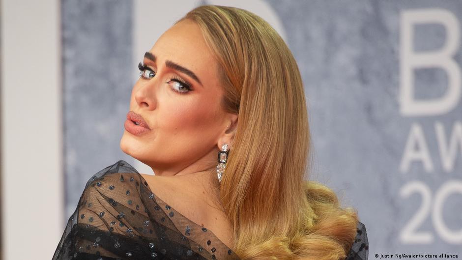 Adele, con "el tanque vacío" previo a conciertos en Alemania – DW – 17/07/2024