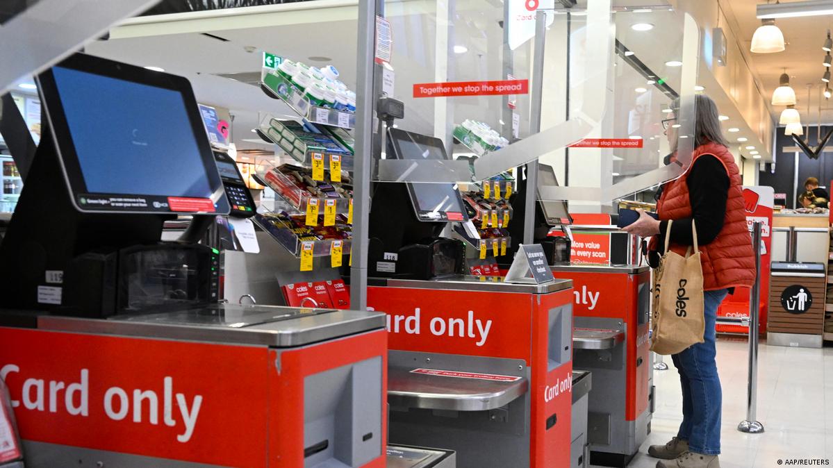 Australia: Cyber outage hits major companies