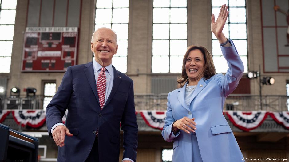 US: Top Democrats back Kamala Harris after Biden withdraws – DW – 07/22 ...
