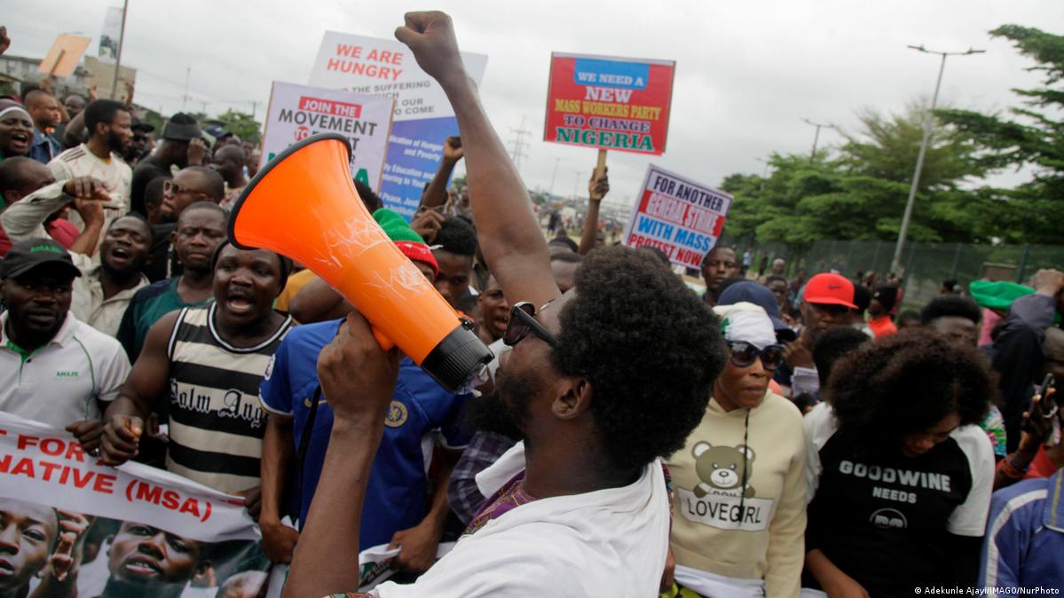 Nigeria: Anger as minors appear in court over August protest – DW – 11 ...