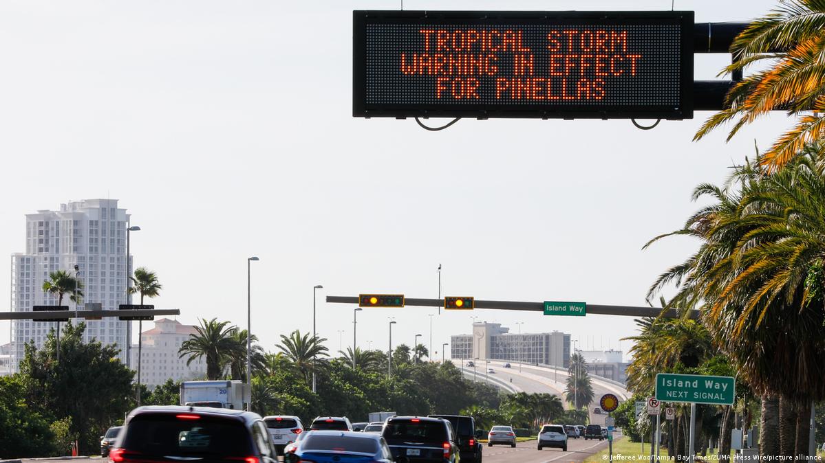 Florida emite alertas de huracán por tormenta tropical Debby