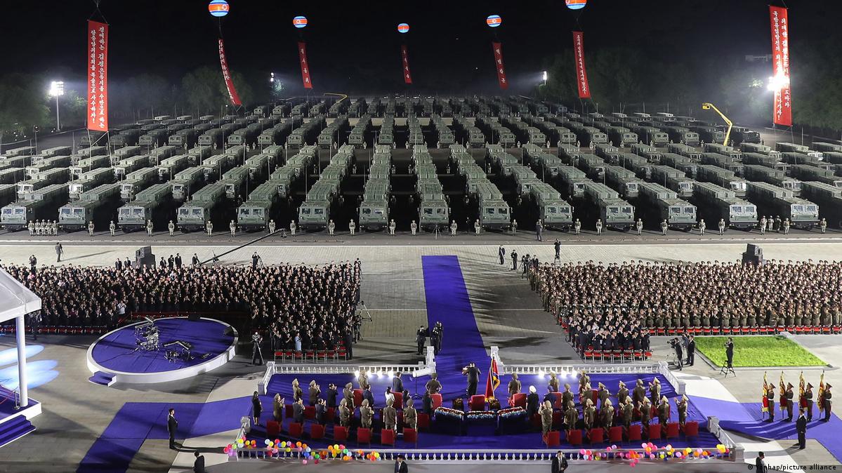 North Korea moves 250 missile launchers to southern border – DW – 08/05 ...