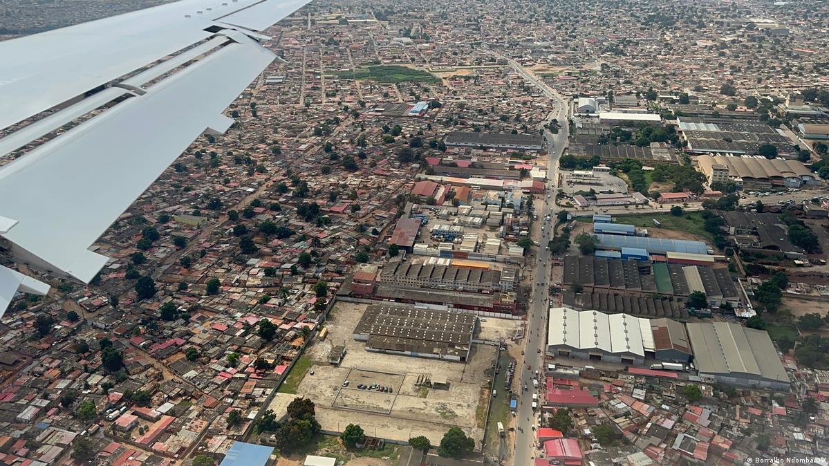 Divisão administrativa: "Não vou deixar de ser de Luanda" – DW – 29/12/2024