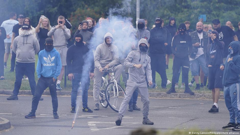 Velika Britanija: Krajnji desničari iskoristili bijes – DW – 16.08.2024