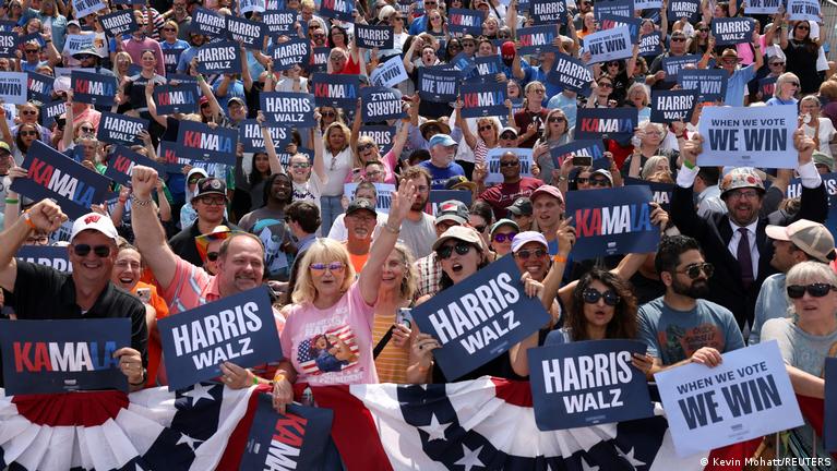 Harris y Walz energizan a votantes en Wisconsin y Michigan