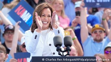 Why Kamala Harris' laugh is a secret weapon – DW – 08/14/2024