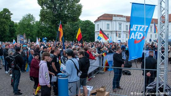 German AfD taps into young voters' fears, disillusionment – DW – 09/25/2024