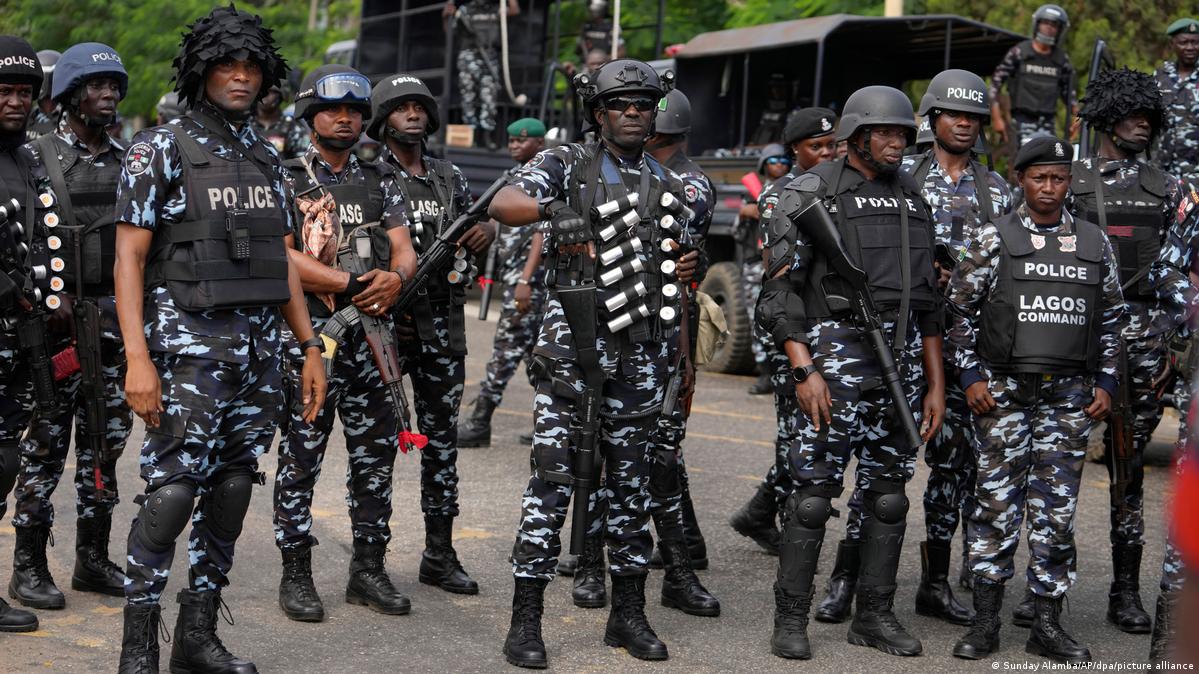 Nigeria: Police increase presence on 10th day of protests – DW – 08/10/2024