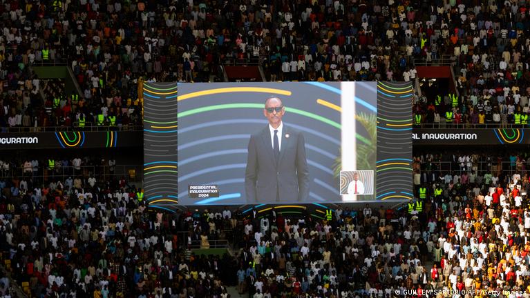 Rwanda's Kagame sworn in for 4th presidential term – DW – 08/11/2024