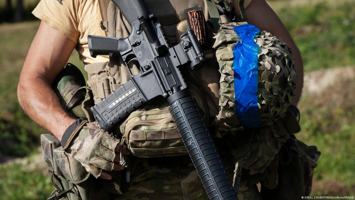 Visiting Sudzha, Russian Kursk border town held by Ukraine – DW – 08/22 ...