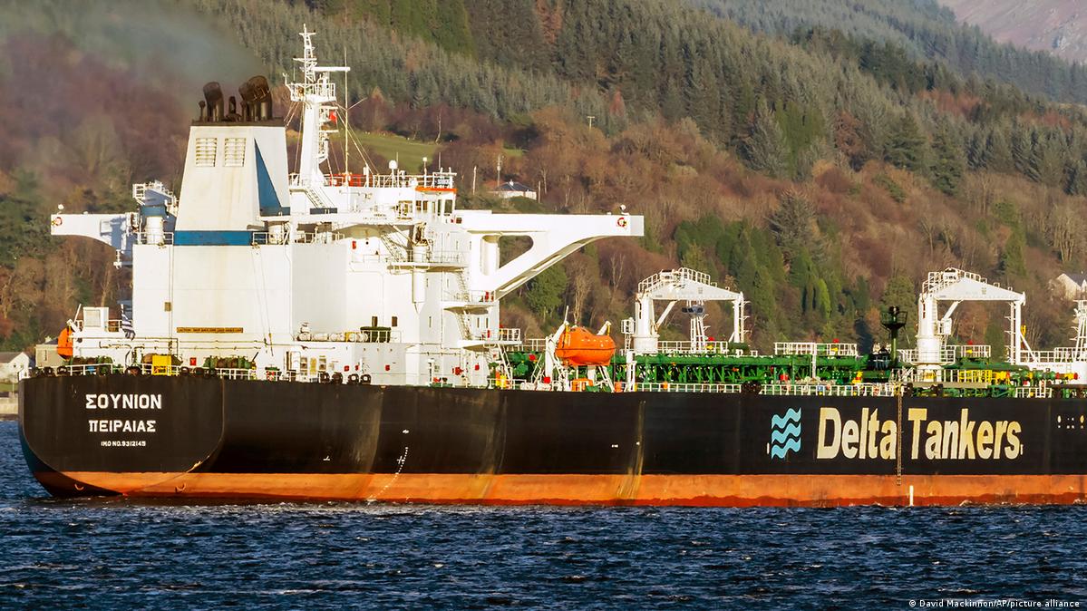 Oil tanker poses 'environmental risk' after Red Sea attack