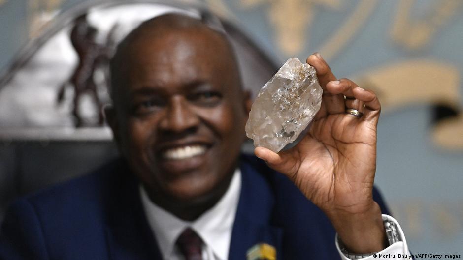 Botswana unearths world's second-largest diamond – DW – 08/22/2024