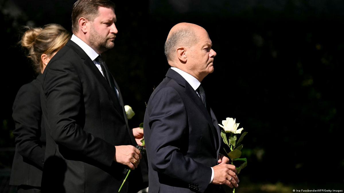 Germany's Scholz seeks new knife laws after Solingen attack – DW – 08 ...