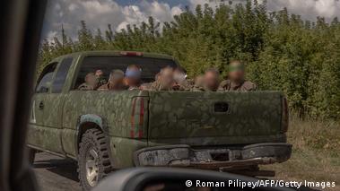 Ukraine: Kyiv says 600 Russian soldiers captured in Kursk – DW – 08/27/2024