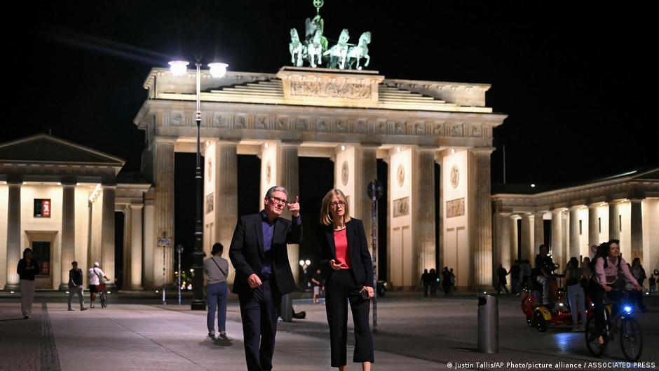 Primer ministro británico llega a Berlín en visita de Estado – DW – 28 ...