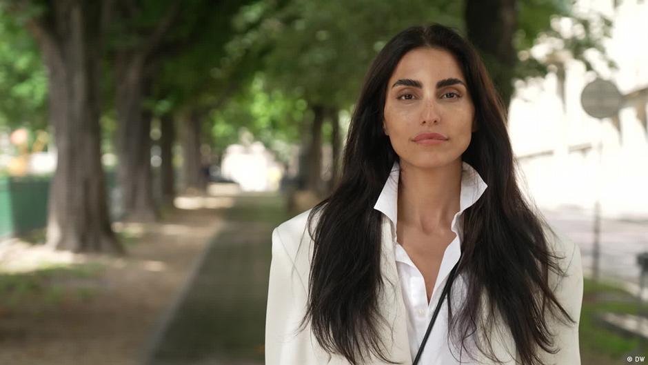 Farnoush Hamidian uses modeling as a form of protest – DW – 08/31/2024