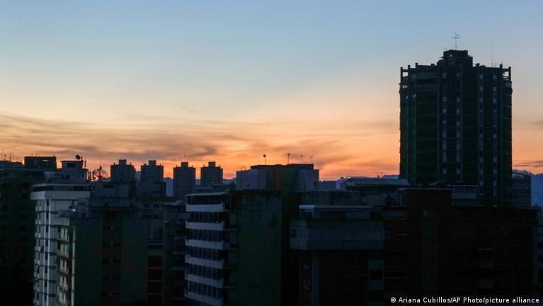 Venezuela claims 'sabotage' in widespread power outage – DW – 08/30/2024