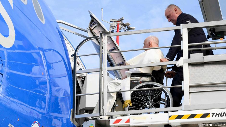 El Papa Francisco parte en el viaje más largo de su papado