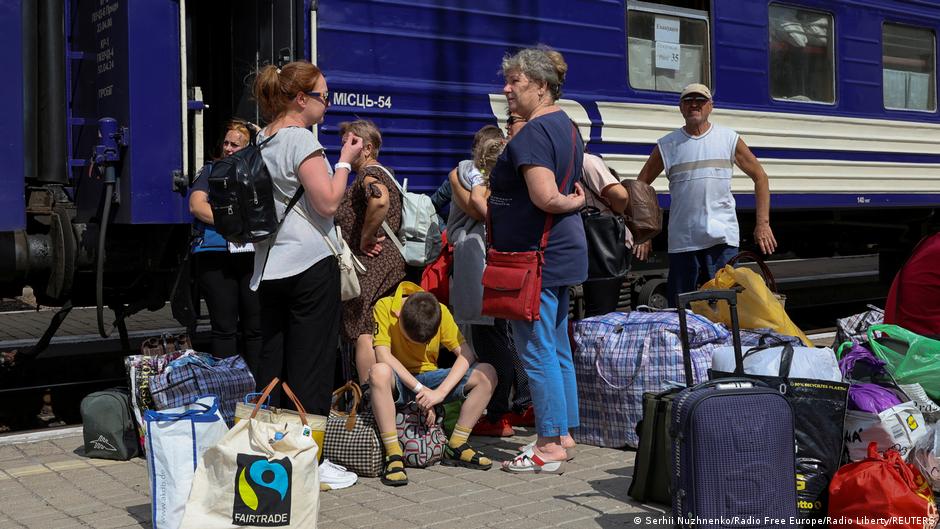 Russian forces advance toward Ukraine's key logistics hub – DW – 09/05/2024