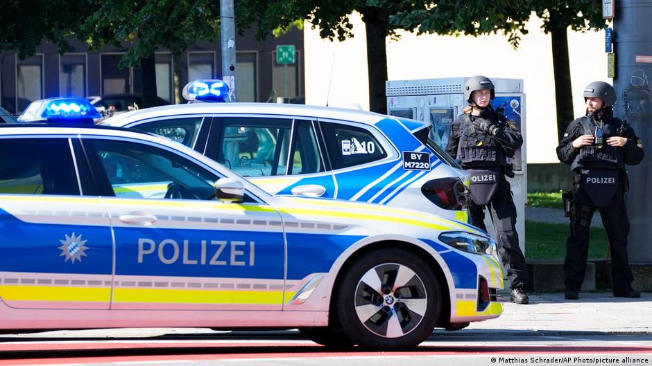 Attack near Israeli Consulate in Munich – DW – 09/06/2024