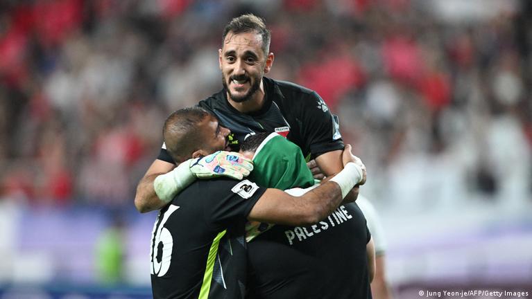 Palestine men's football team eye World Cup and homecoming – DW – 09/10 ...