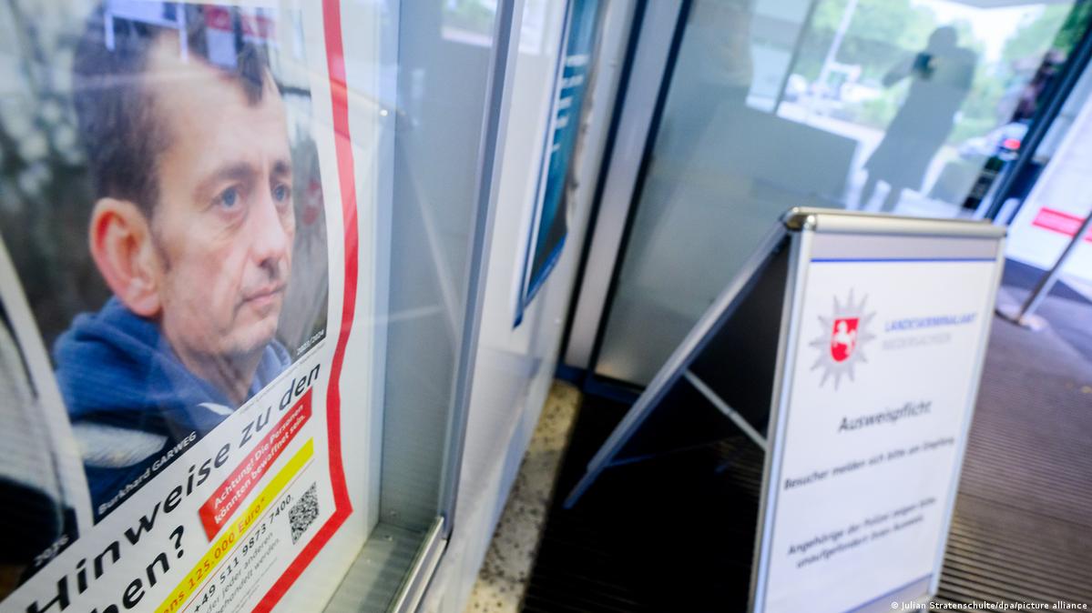 German police release new video of wanted far-left militant