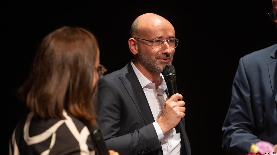 DW Akademie and EPJT launch French language Master's program