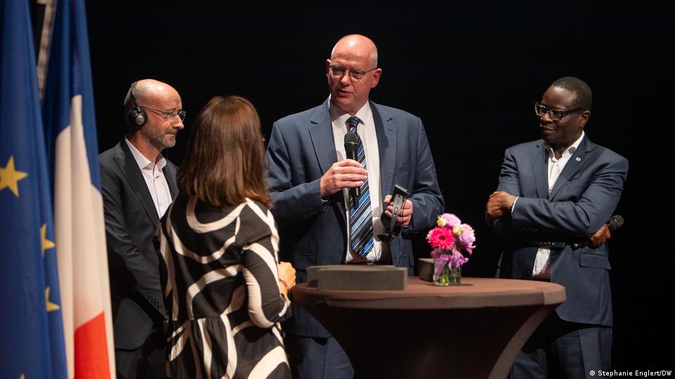 DW Akademie and EPJT launch French language Master's program