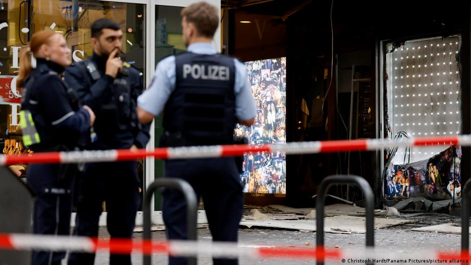 Germany: Road closed in Cologne after reported explosion – DW – 09/16/2024