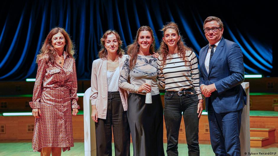 Franco-German journalism prize: ENTR's young journalists win