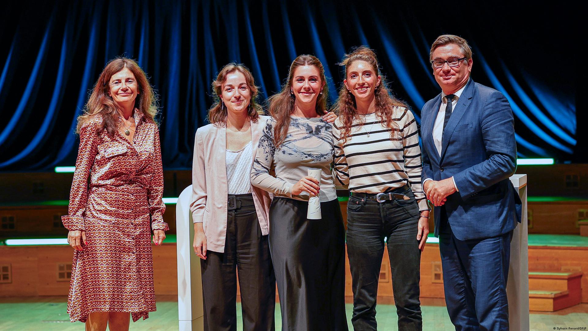 Franco-German journalism prize: ENTR's young journalists win