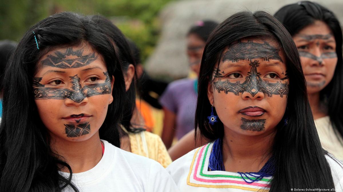 Científicos estudian la "Selva Viviente" del pueblo Sarayaku