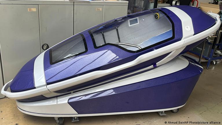 Switzerland: Police investigate 1st use of 'suicide capsule' – DW – 09 ...