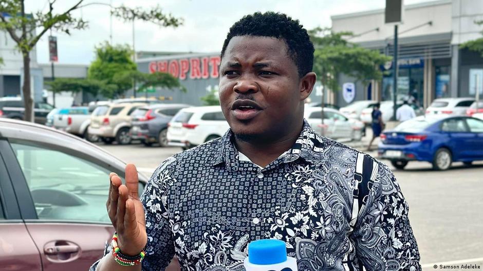 Samson Gbenga Adeleke – DW