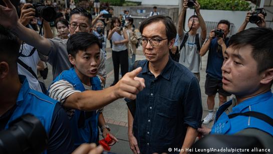 Hong Kong: Stand News editor sentenced to 21 months in jail – DW – 09 ...