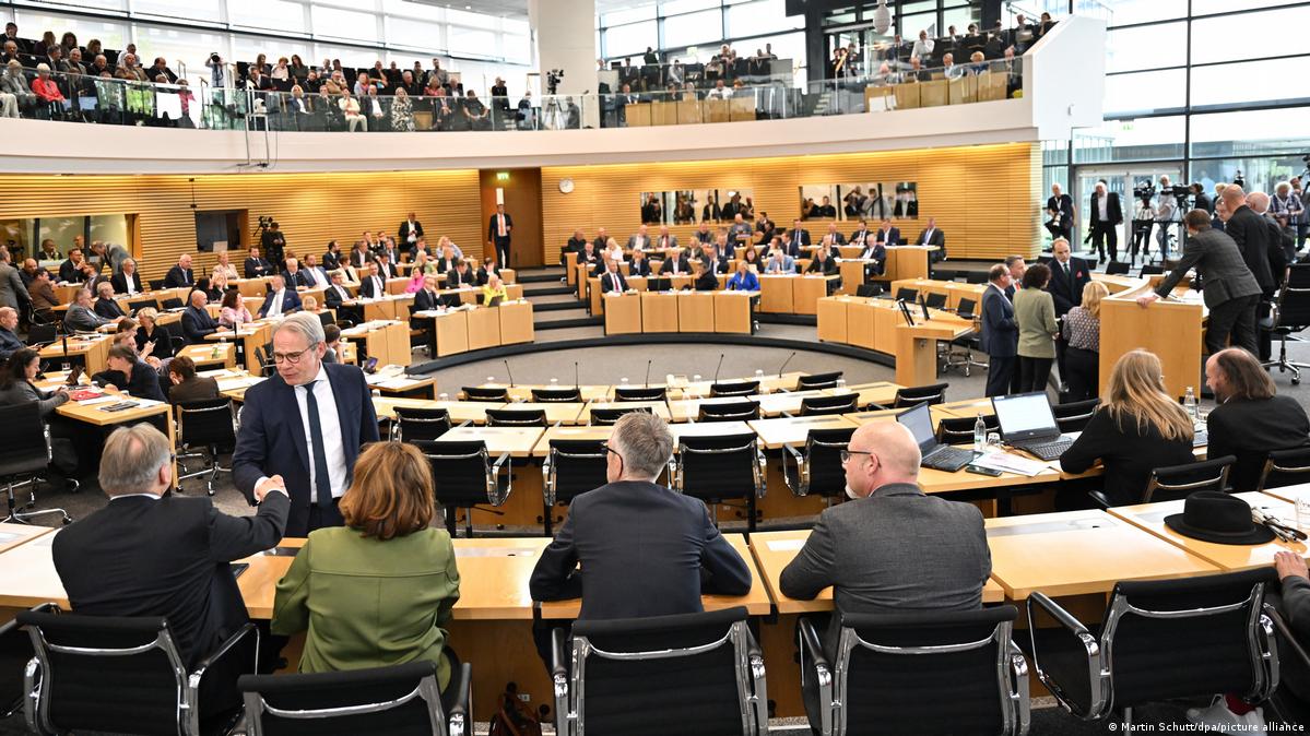 Niemiecka prasa o skandalu w landtagu Turyngii: – DW – 28.09.2024