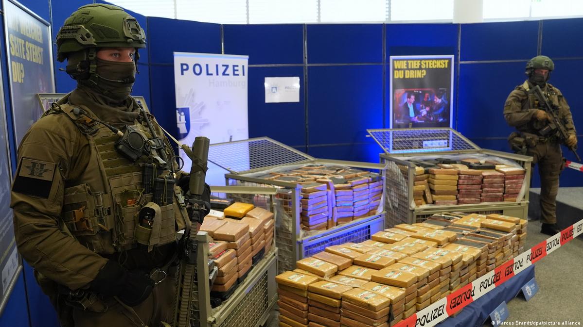 Germany: Hamburg police seize 2 tons of cocaine worth €100M