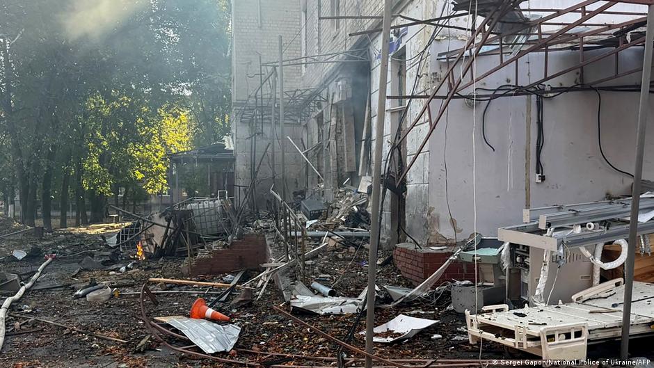 Ukraine updates: Sumy hospital hit by deadly double attack – DW – 09/28 ...
