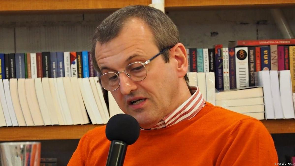 Revizuirea Constituției, un ghimpe pentru guvernanți – DW – 02.10.2024