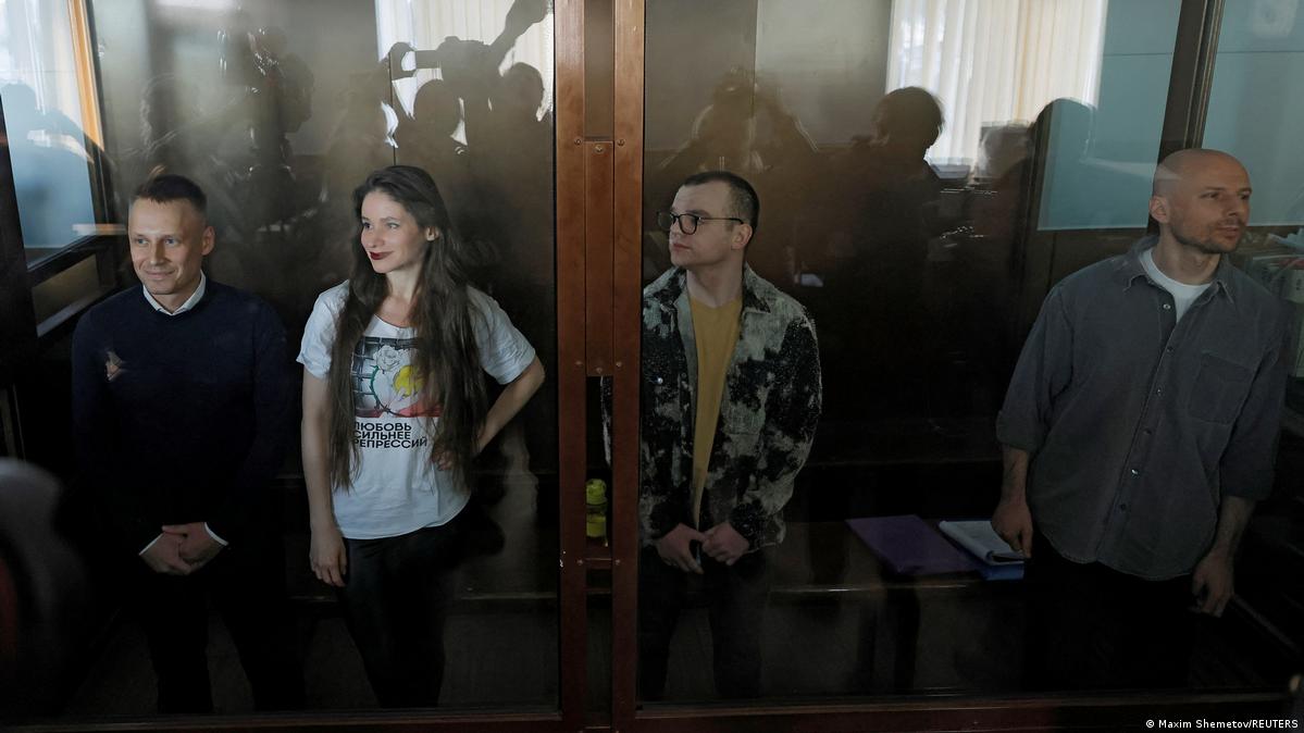Russia places four journalists on trial for 'extremism'