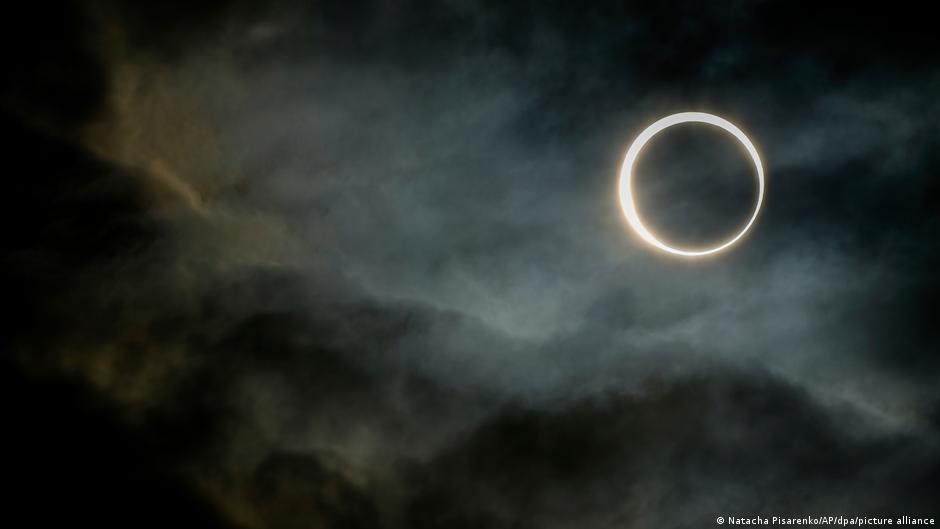 South Pacific witnesses 'ring of fire' solar eclipse – DW – 10/03/2024