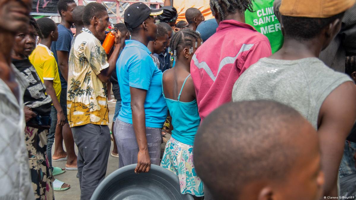 IOM: Zaidi ya watu 40,000 wakimbia machafuko Port-au-Prince – DW – 26. ...