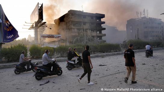 Israel-Lebanon conflict explained in charts and maps – DW – 10/06/2024