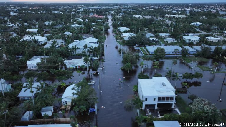 Hurricane Milton: Cleanup underway in Florida, several dead – DW – 10 ...