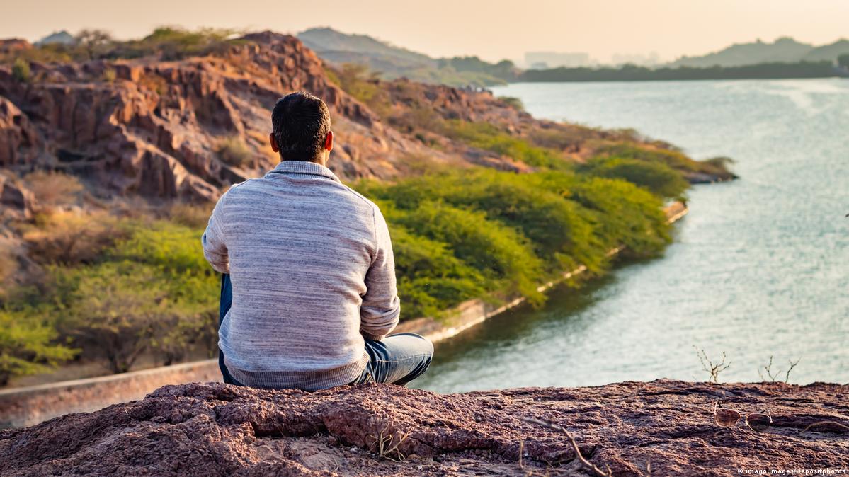 Muslims in India struggle for access to mental health care – DW – 12/24 ...