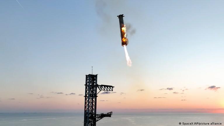 SpaceX catches rocket, search for life near Jupiter begins – DW – 10/18 ...