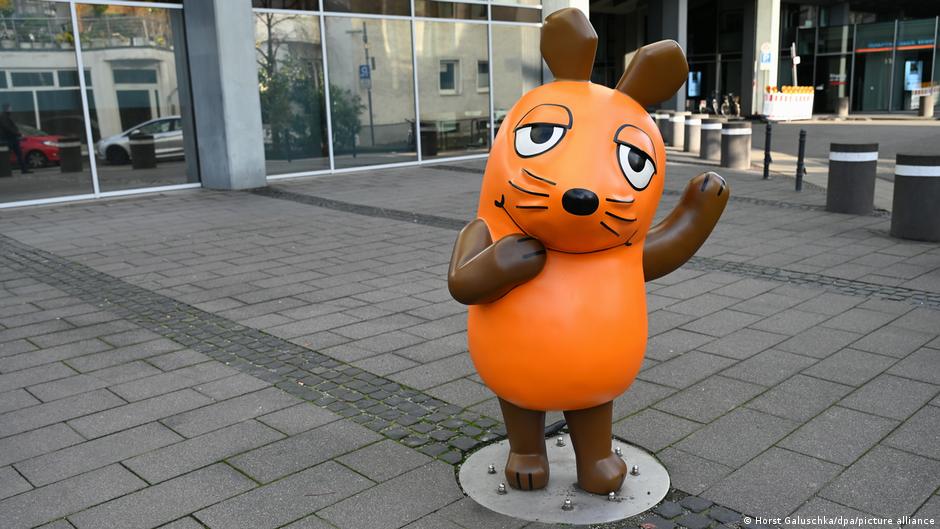 German broadcaster WDR's orange mouse mascot 'kidnapped' – DW – 10/16/2024