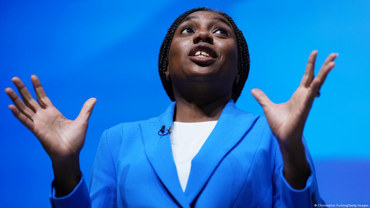 Who is new UK Conservative Party leader Kemi Badenoch? – DW – 11/02/2024